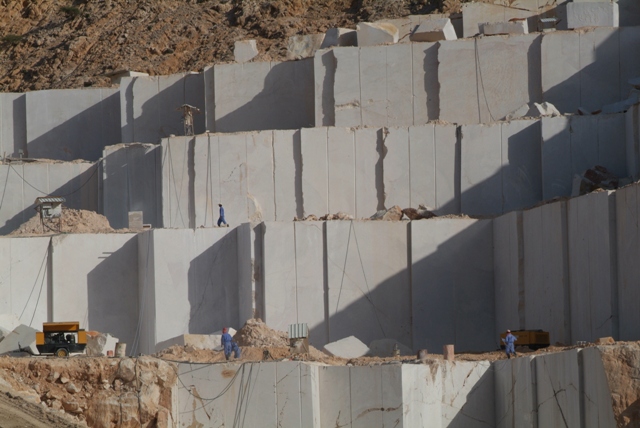 Doha Stone 009LR - Harrison Goldman